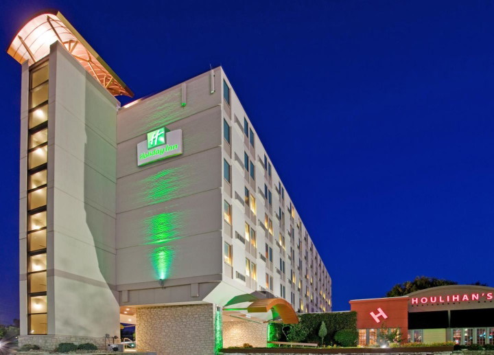 Holiday Inn At The Campus By Ihg - Kansas