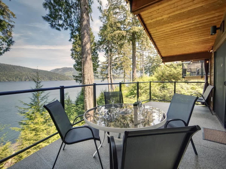 Oceanfront View 2 Entertainment Areas -Pet Friendly - Port Renfrew