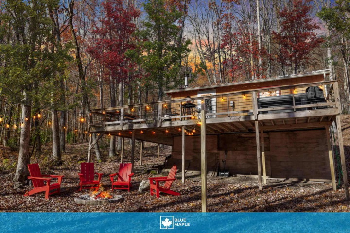 Cozy Cabin W Lake, Hot Tub, Huge Deck & Fire Pit - West Virginia