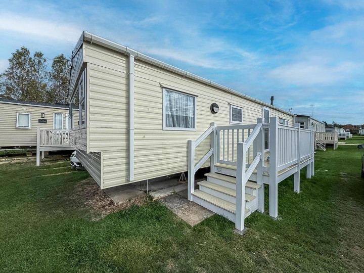 6 Berth Caravan For Hire In Hunstanton At Manor Park Holiday Park Ref 23004a -