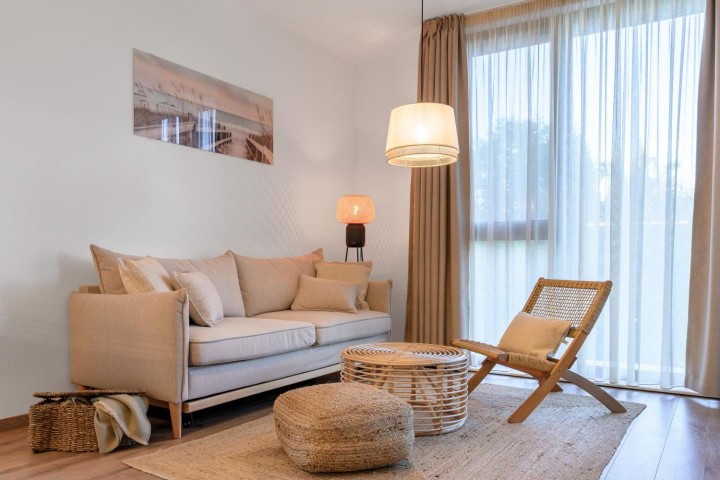 Boho Sea View One-bedroom Pool & Spa Apartment - Varna