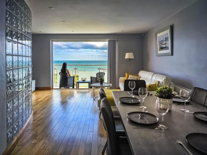 Beachside - Stunning Sea View Townhouse Across The Road From The Beach - Leinster