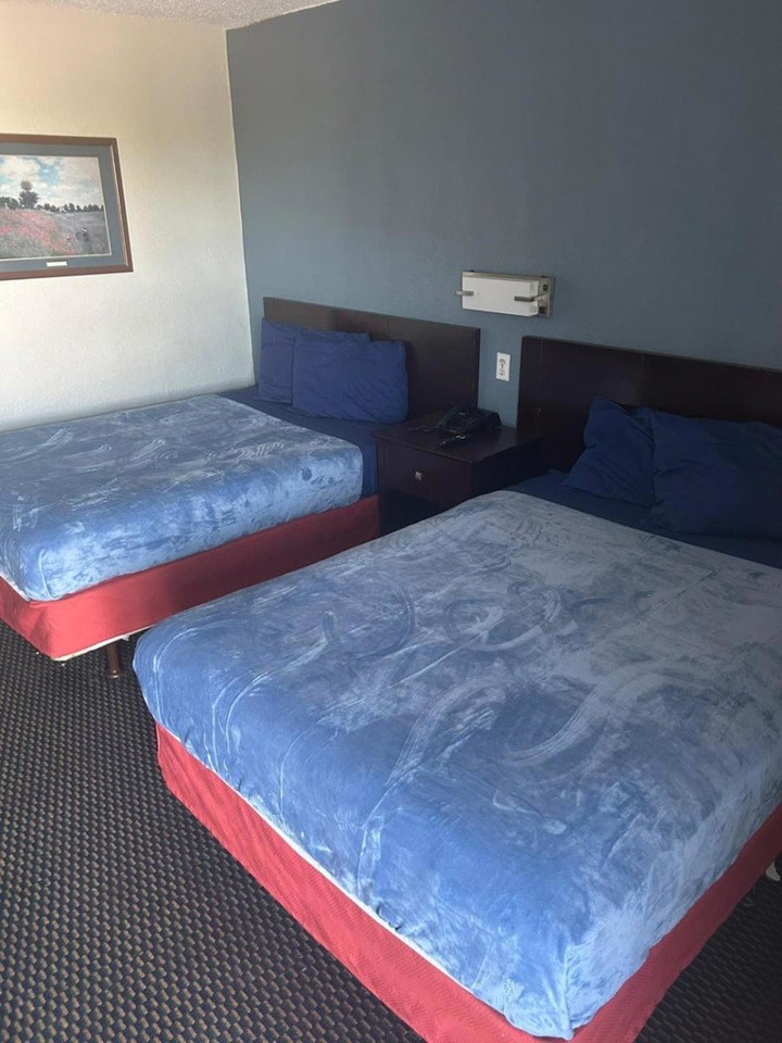 Double Bed Hotel Room 317 - Amarillo, TX