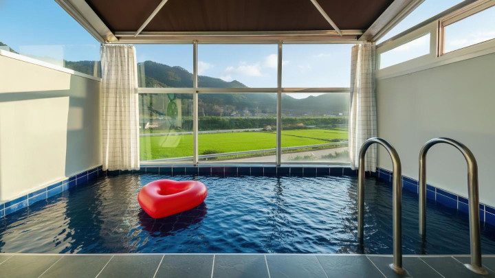 Gyeongju Modern Pool Villa - Gyeongju-si