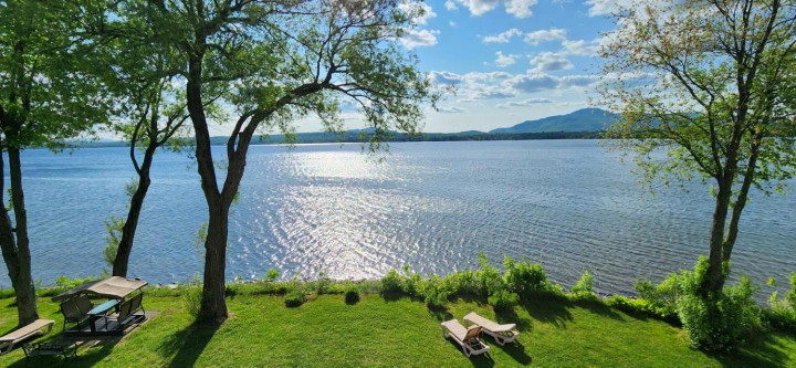 Location Tourisme Estrie - Oberge Du Village - New England