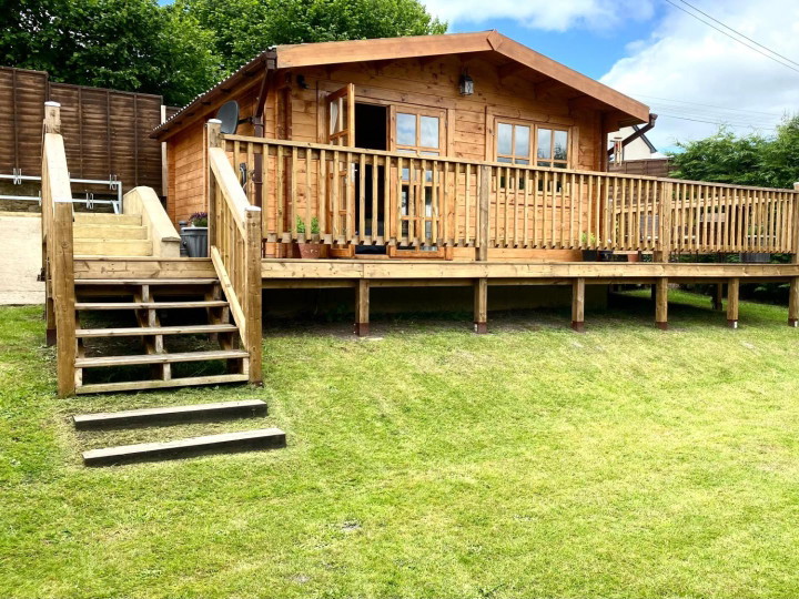 The Postage Stamp Cabin - Symonds Yat