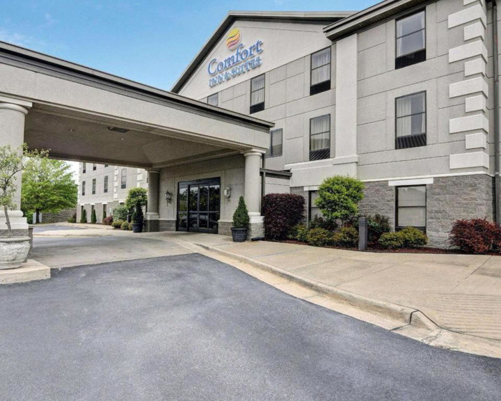 Comfort Inn & Suites Hot Springs Midtown - Hot Springs, AR