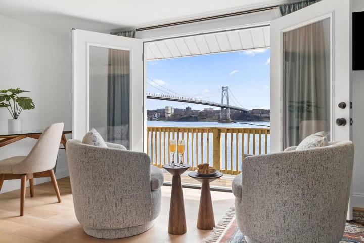 Hudson Escape W Hot Tub Bridge View - Poughkeepsie, NY