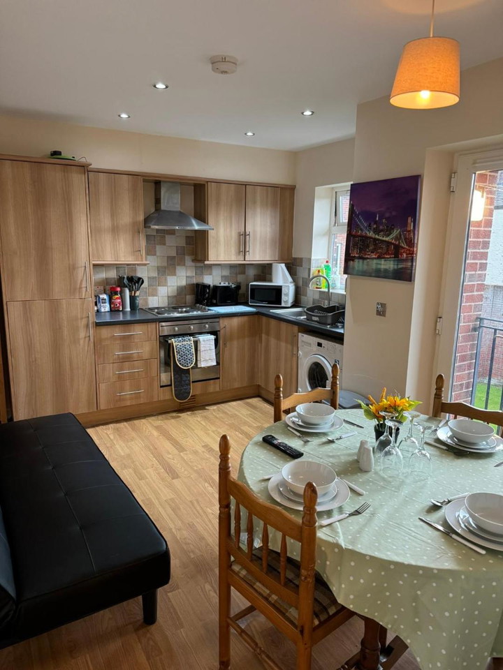 Modern, Sleeps 10, Parking, Etihad, Coop Live, River Park, Manchester - Rochdale