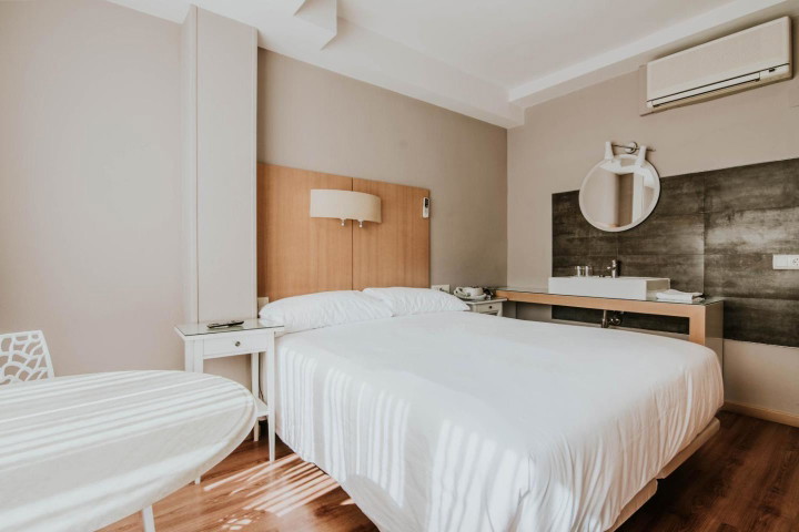 Hotel Isasa - Logroño