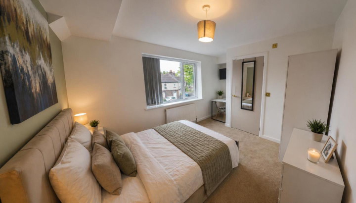 Deluxe Double 3 Suite Comfort, Style & Privacy - Huddersfield