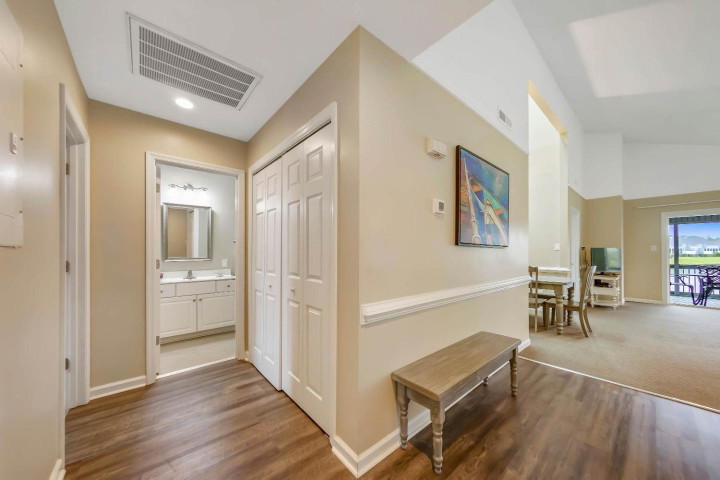 Family Friendly Lakefront Condo- Pools Fishing & Fun In New Bern - New Bern, NC