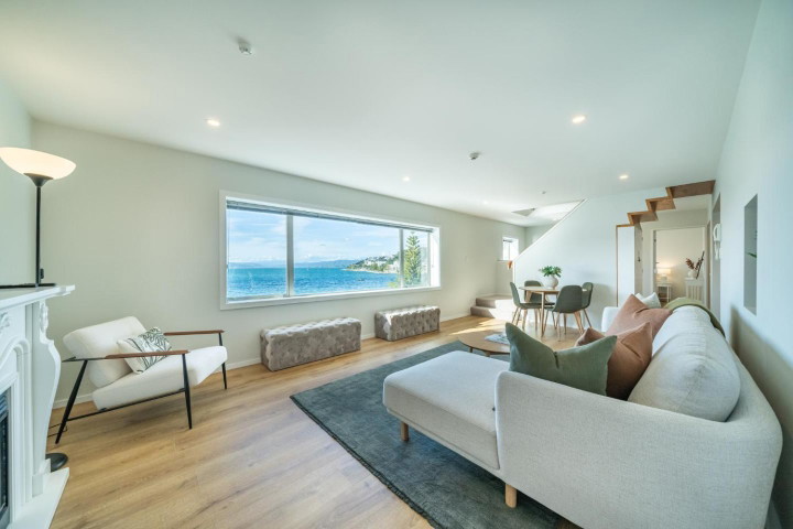 Luxury Beachfront Apartment - Entire 2 Level Apartment - Wellington