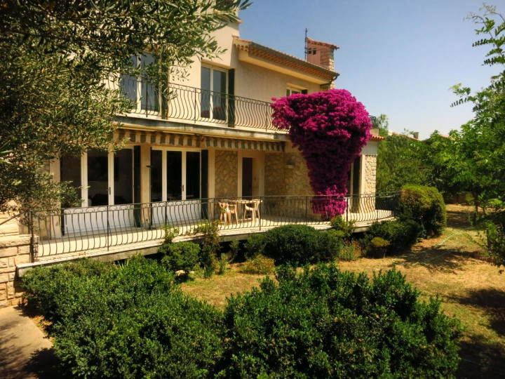 Maison Lumineuse Et Spacieuse Avec Jardin Arboré - Toulon