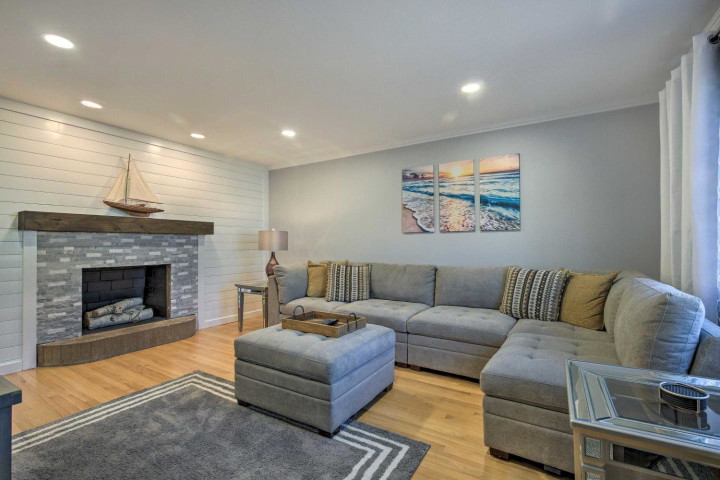 Modern Middletown Retreat, Minutes To Downtown! - Connecticut