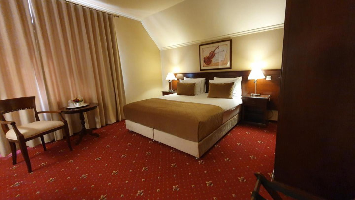 Garden Club - Hotel - Free Parking - Brașov