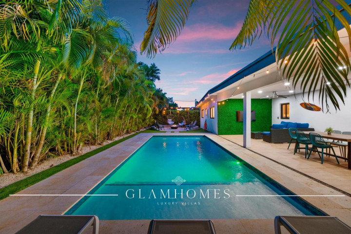 Sunshine Hideaway Villa - Pool, Terrace, Fire Pit - Miami Beach, FL