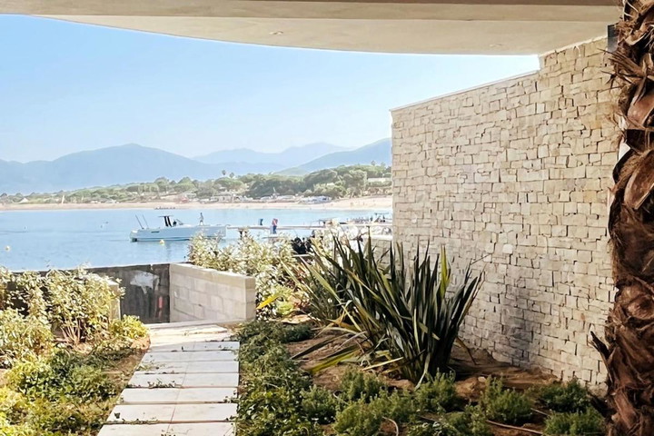 Rare T2 New, Waterfront - Porticcio