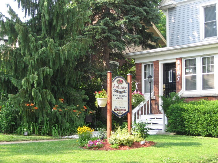 Ambiance By The Falls B&b - Niagara Falls