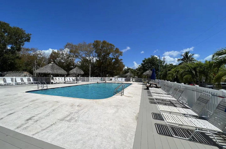 New Tiny Home Paddle Boards, Kayaks, Pool, Marina - Key Largo, FL