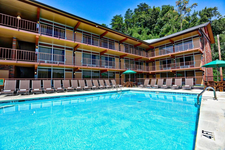 Wild Bear Inn - Sevierville, TN