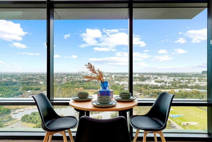 Urban Lifestyle Retreat In Sydney Olympic Park - Lewisham
