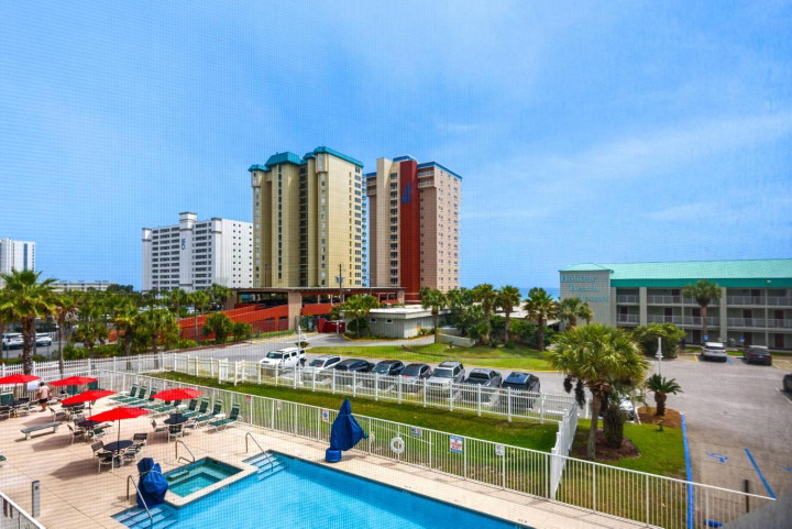 Destin Holiday Beach Resort - Destin, FL
