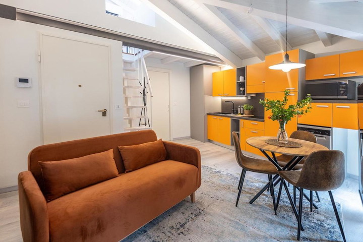 A Nest Among The Roof Of Parma Center - Parme