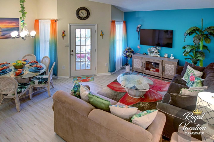 Royal Tropical At Avalon Clearwater - Pool & Free Parking - 10 Min Drive To Clearwater Beach - Dunedin, FL