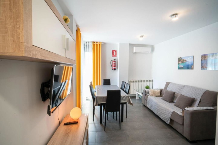 Apartamentos La Plazuela Baños De Montemayor - Spain