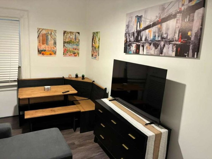 Charming 2 Bedroom Fully Loaded Apartment With Washer And Dryer - Brooklyn, NY
