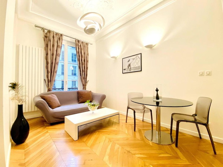 Design & Comfort Between Arc De Triomphe & Eiffel Tower - Eiffel Tower