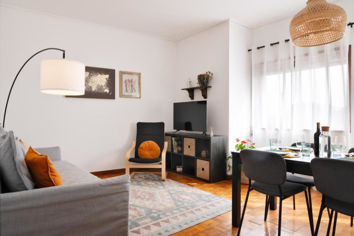 ! Luminous 2br Top Floor ! Praça Da República - Senhora da Hora