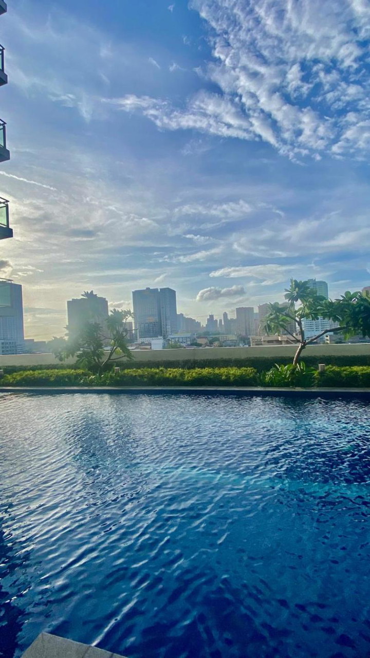 Grand View Tower Cozy Studio, High City View - Manila