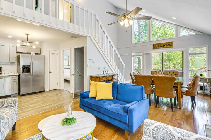 Poconos Family Home W/ Lake Access & Game Room - Mount Pocono, PA