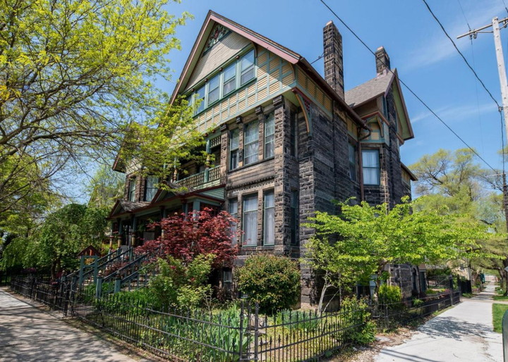 Stone Gables Inn - Cleveland, OH