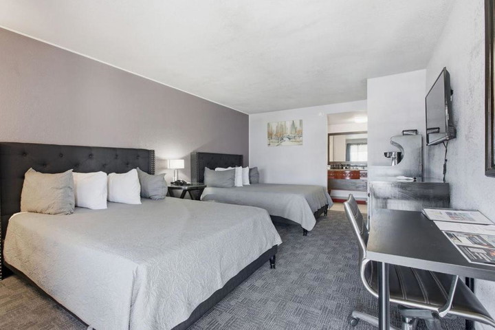 R Nite Star Hotel At Arlington Entertainment District - Grand Prairie, TX