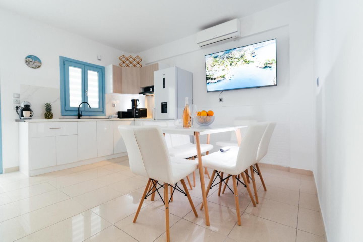 Fira Downtown Apartment - Santorini