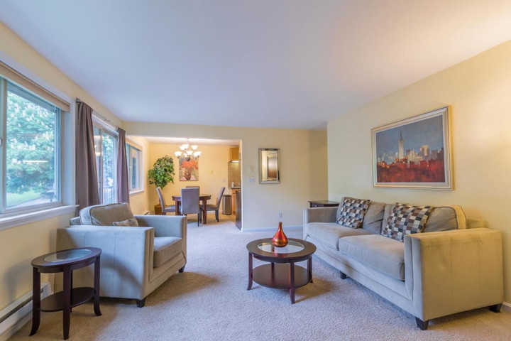 The Terrace, Best Area, Wd, 2 Baths, 2 Bedrooms, Jacuzzi Bath, Balcony, 925sf - Tacoma, WA