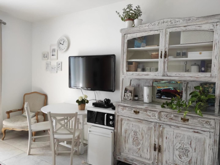 Suite Parentale De Charme Climatisée Dans Rez-de-villa - La Ciotat