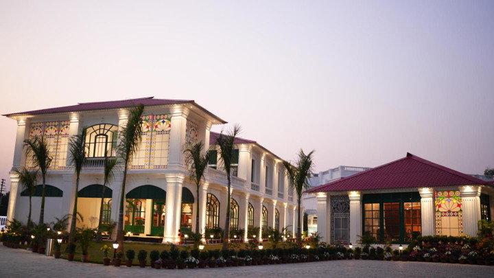 Resort Titli - Santiniketan