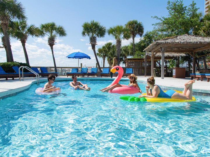 Surf & Sand Hotel - Free Hot Breakfast & Rentals - Gulf Breeze, FL