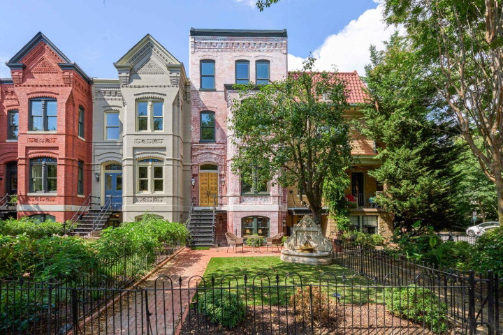 Private Capitol Hill Retreat - Historic East Capitol St - Washington, D.C.