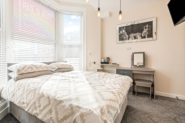 The B & B Blackpool - Blackpool