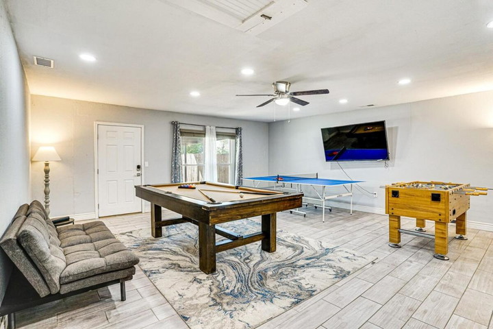 Pool, Game Room, Fast Wifi, 25 Mile Biking Trail - Wichita Falls, TX