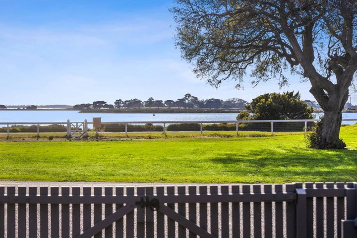 Swan View - Queenscliff
