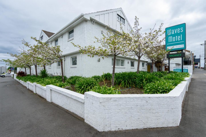 Waves Motel And Apartments - Warrnambool