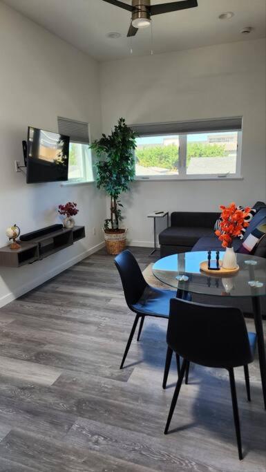 Modern Furnished Retreat - Springfield, OR