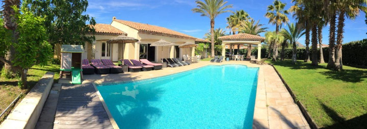 Luxueuse Villa Récente à Saint Raphaël De Plain Pied - Fréjus