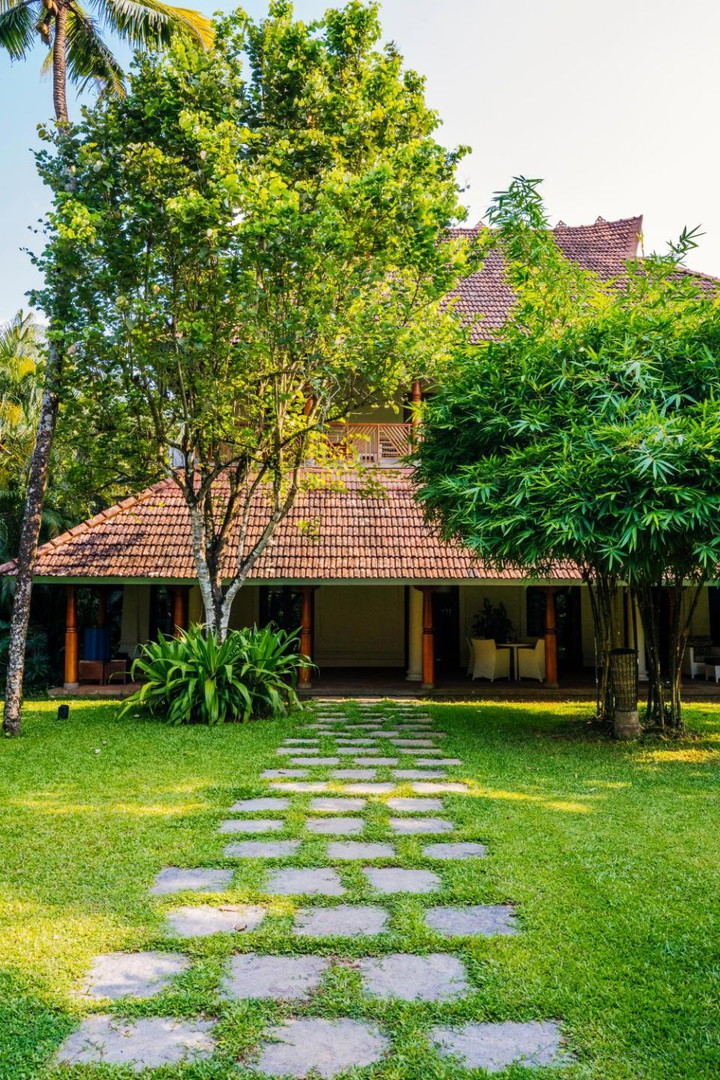 Indian Summer House -